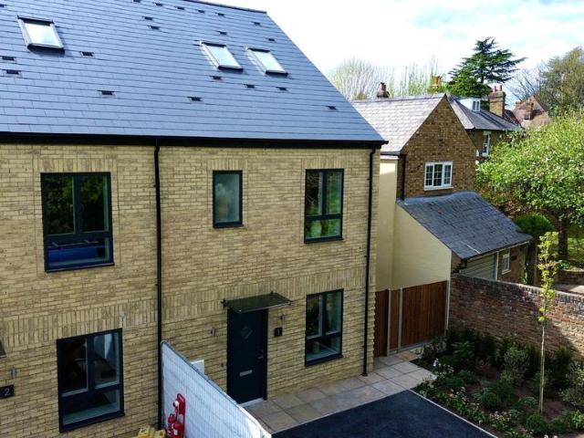 4 bedroom semi detached house for sale