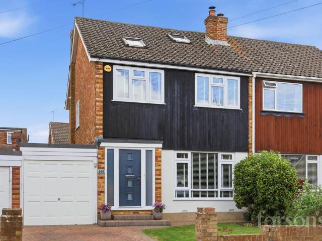4 bedroom semi detached house for sale