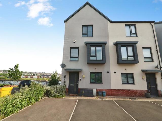 4 bedroom semi detached house for sale