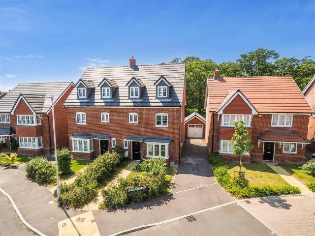 4 bedroom semi detached house for sale