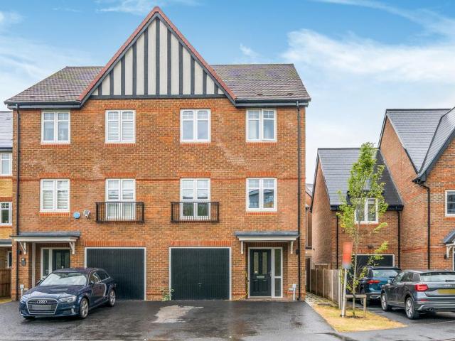 4 bedroom semi detached house for sale