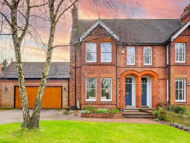 4 bedroom semi detached house for sale
