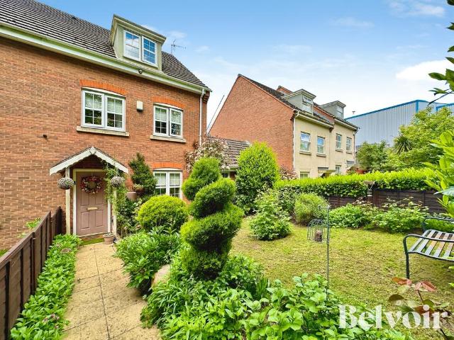 4 bedroom semi detached house for sale