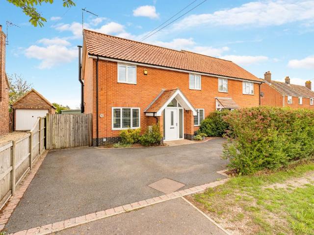 4 bedroom semi detached house for sale