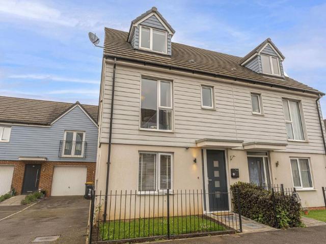 4 bedroom semi detached house for sale