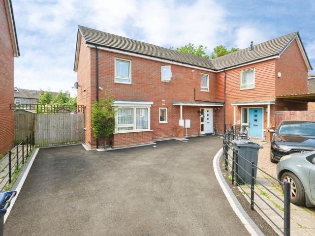 4 bedroom semi detached house for sale