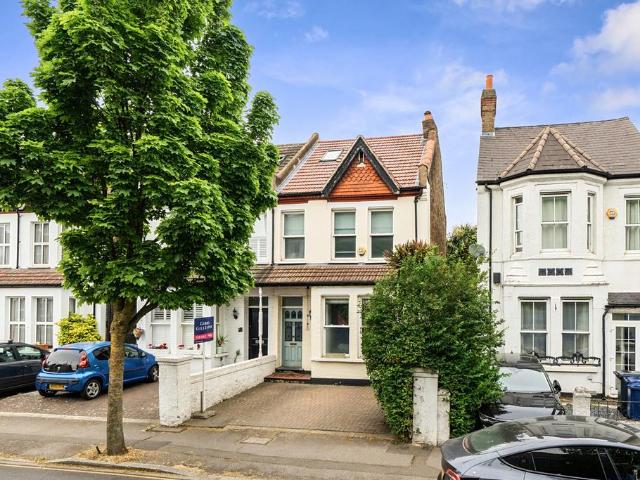 4 bedroom semi detached house for sale