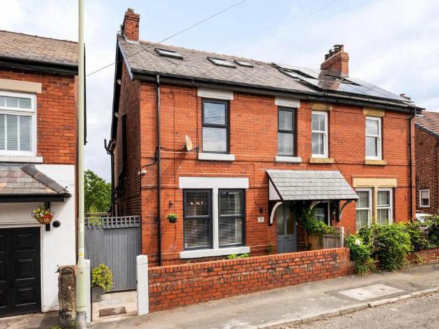 4 bedroom semi detached house for sale
