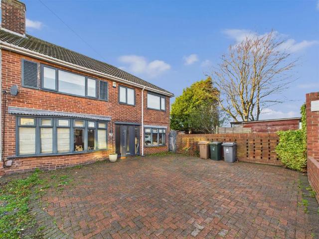 4 bedroom semi detached house for sale