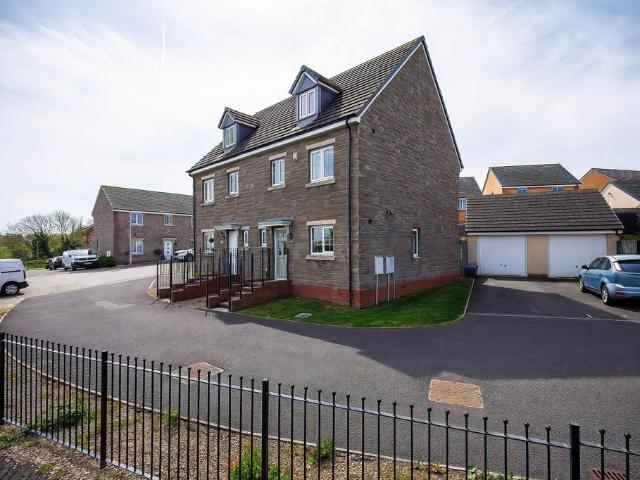 4 bedroom semi detached house for sale