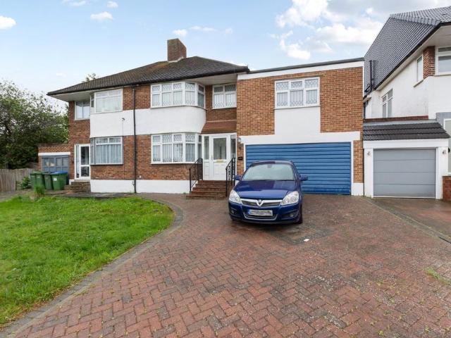 4 bedroom semi detached house for sale