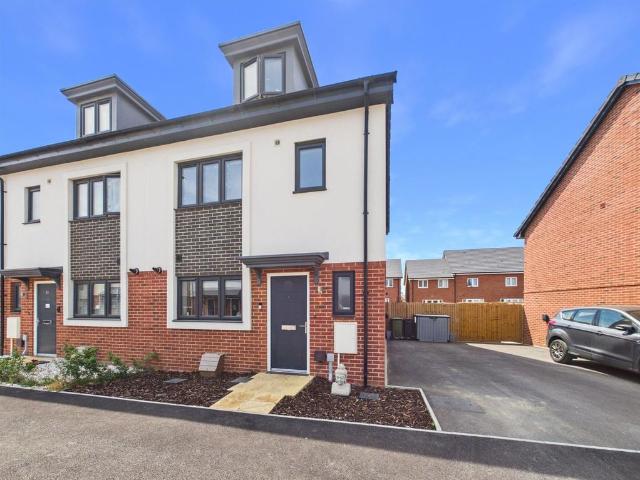 4 bedroom semi detached house for sale