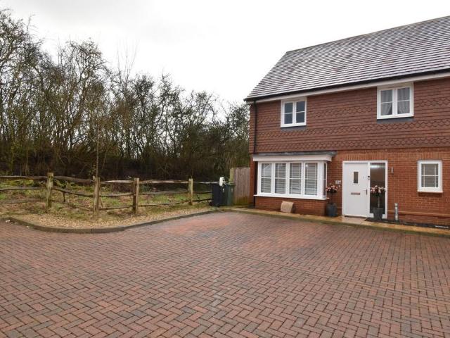 4 bedroom semi detached house for sale
