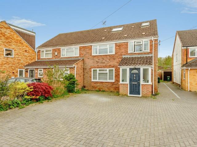 4 bedroom semi detached house for sale