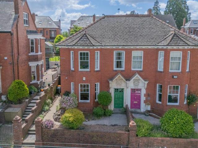 4 bedroom semi detached house for sale