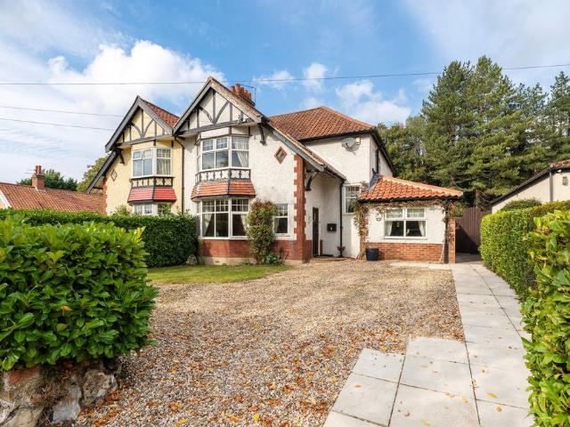 4 bedroom semi detached house for sale