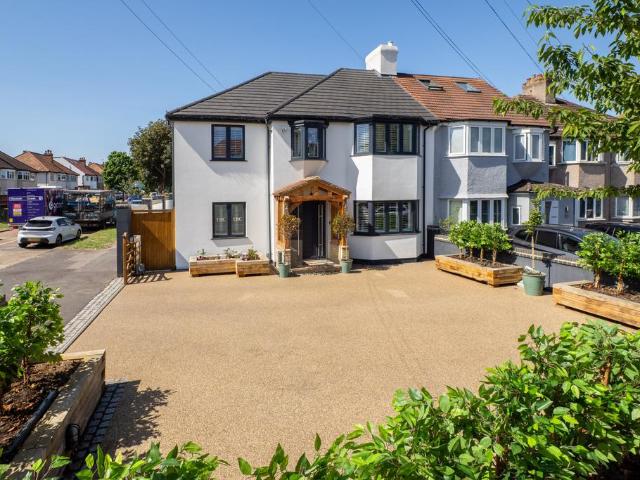 4 bedroom semi detached house for sale