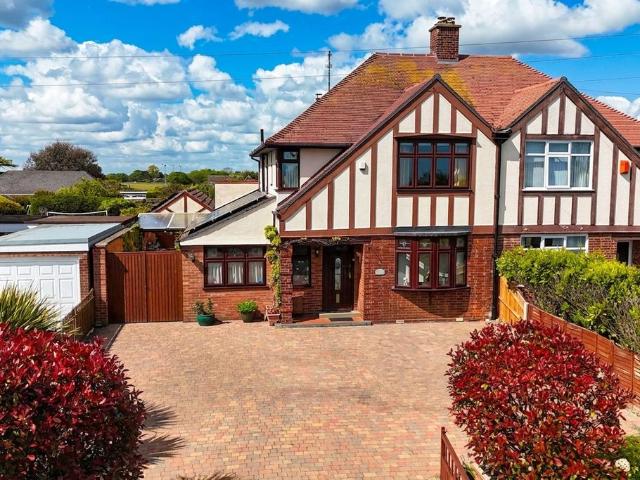 4 bedroom semi detached house for sale
