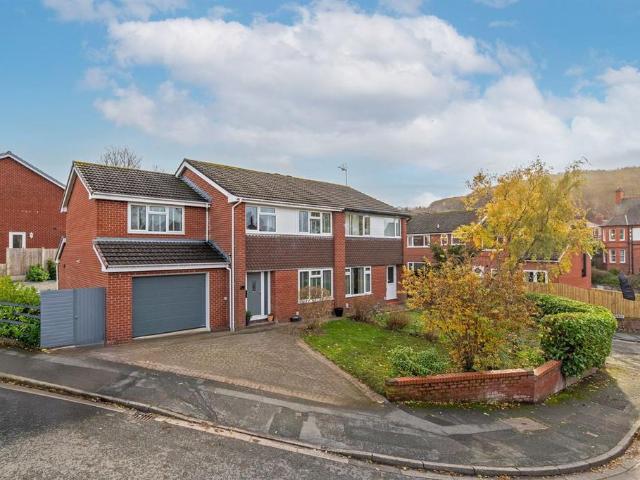 4 bedroom semi detached house for sale
