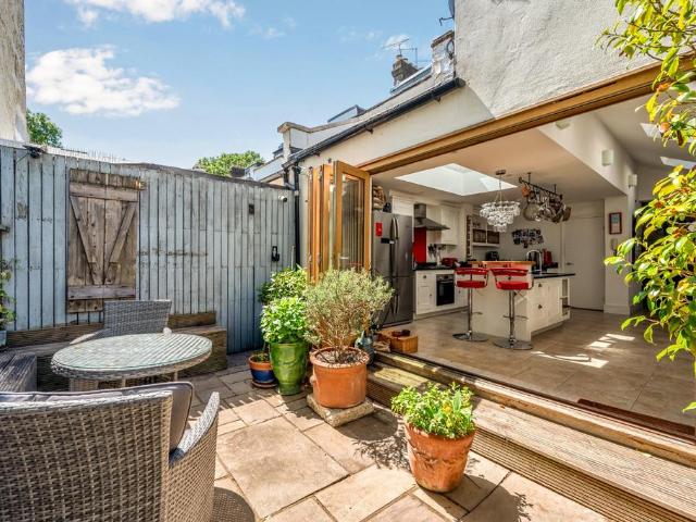 4 bedroom semi detached house for sale