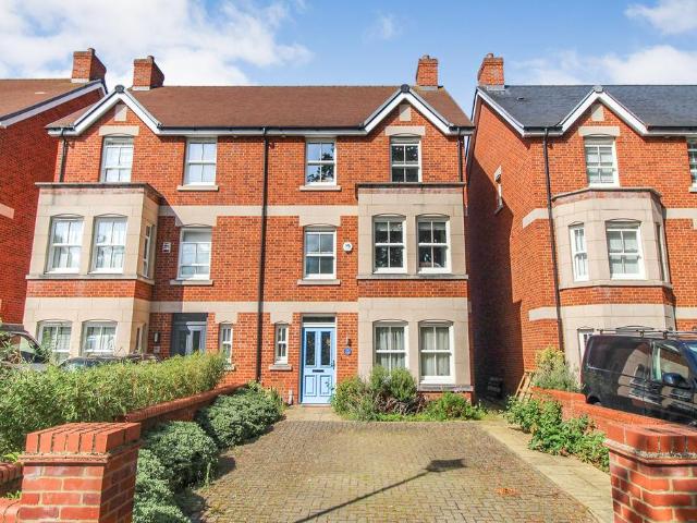 4 bedroom semi detached house for sale