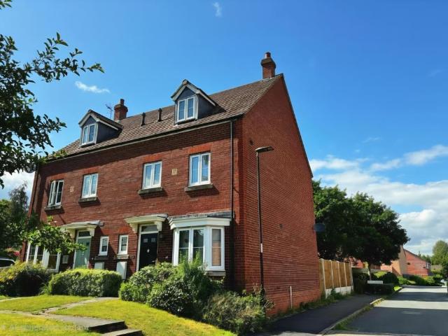 4 bedroom semi detached house for sale
