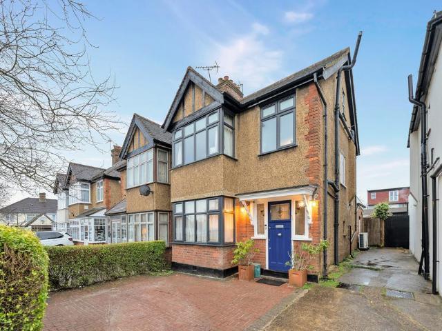 4 bedroom semi detached house for sale