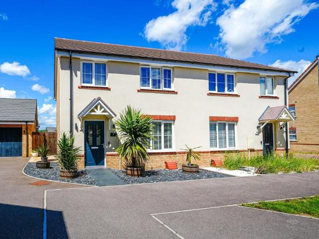 4 bedroom semi detached house for sale