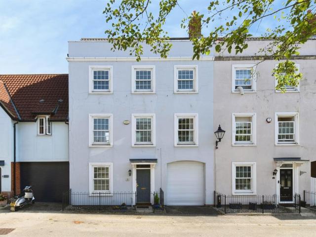 4 bedroom semi detached house for sale