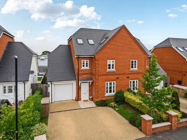 4 bedroom semi detached house for sale
