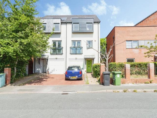 4 bedroom semi detached house for sale