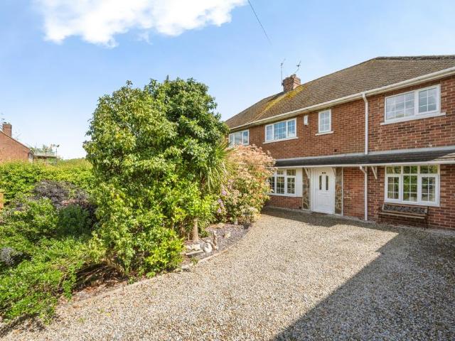 4 bedroom semi detached house for sale