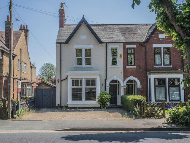4 bedroom semi detached house for sale