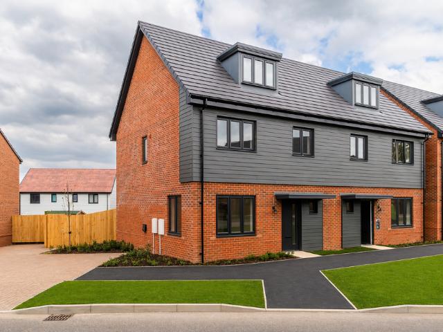 4 bedroom semi detached house for sale