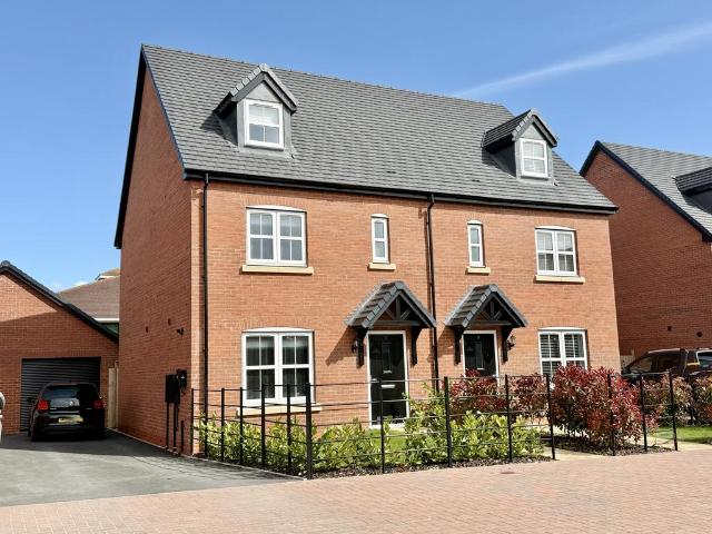 4 bedroom semi detached house for sale