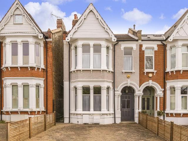 4 bedroom semi detached house for sale