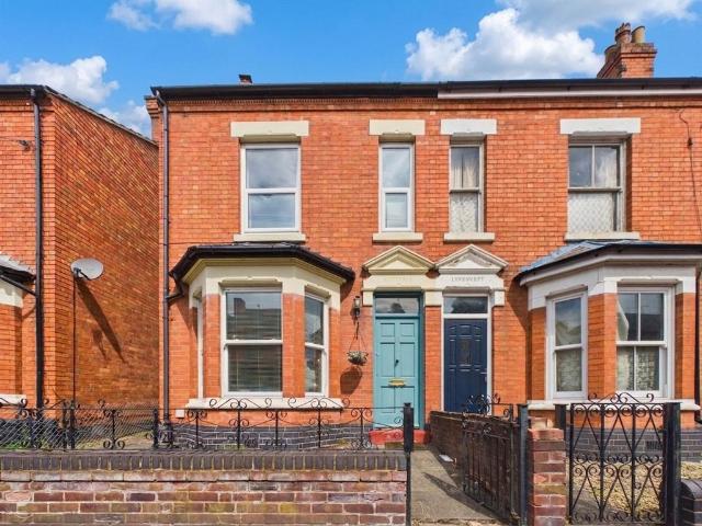 4 bedroom semi detached house for sale