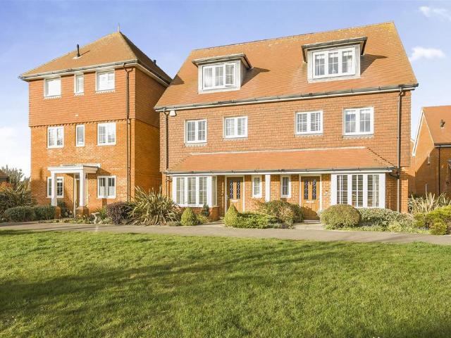 4 bedroom semi detached house for sale