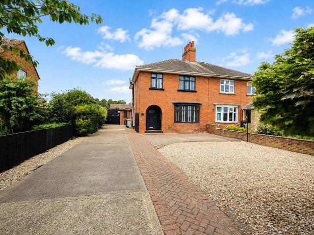 4 bedroom semi detached house for sale