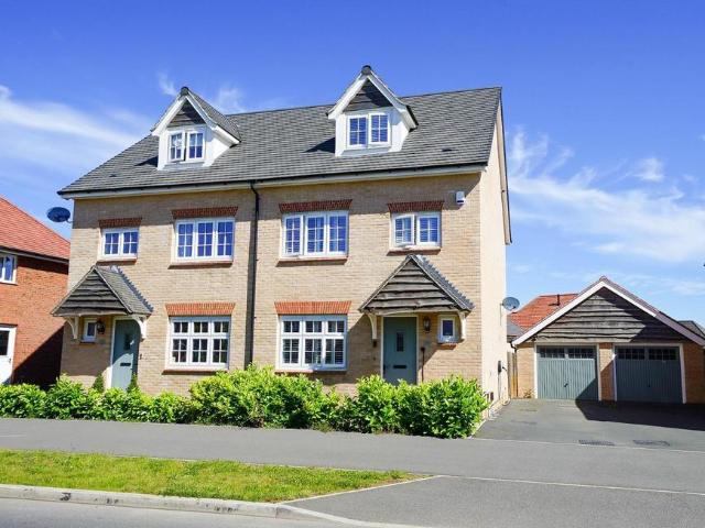 4 bedroom semi detached house for sale