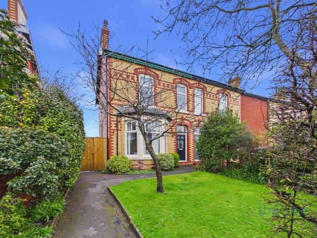 4 bedroom semi detached house for sale