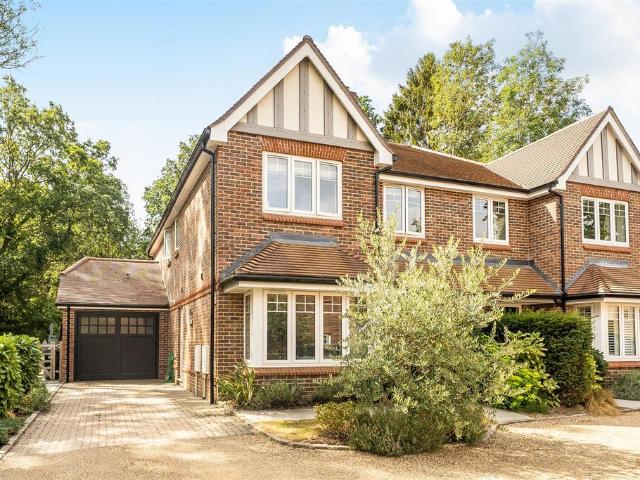 4 bedroom semi detached house for sale