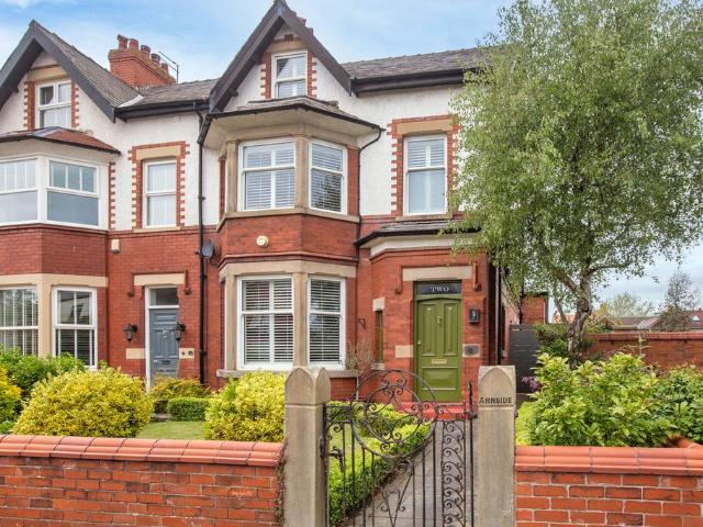 4 bedroom semi detached house for sale