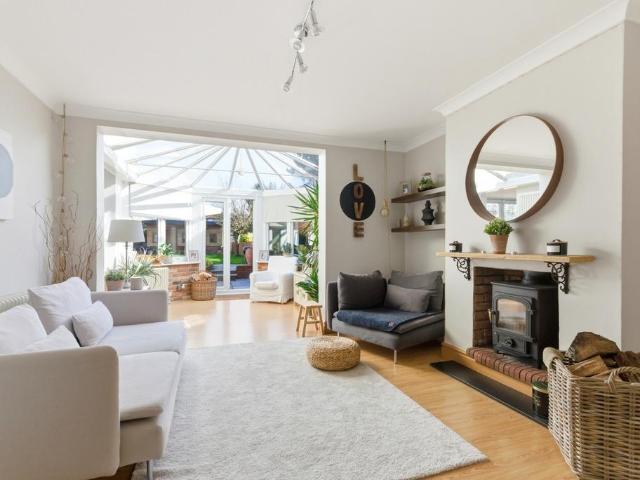 4 bedroom semi detached house for sale