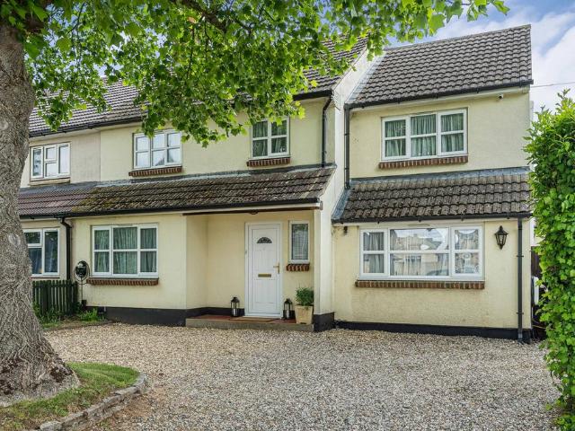 4 bedroom semi detached house for sale