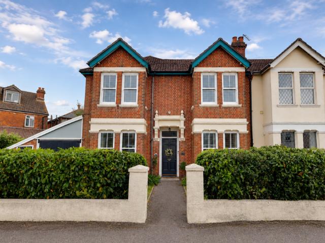 4 bedroom semi detached house for sale