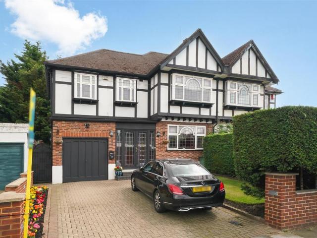 4 bedroom semi detached house for sale