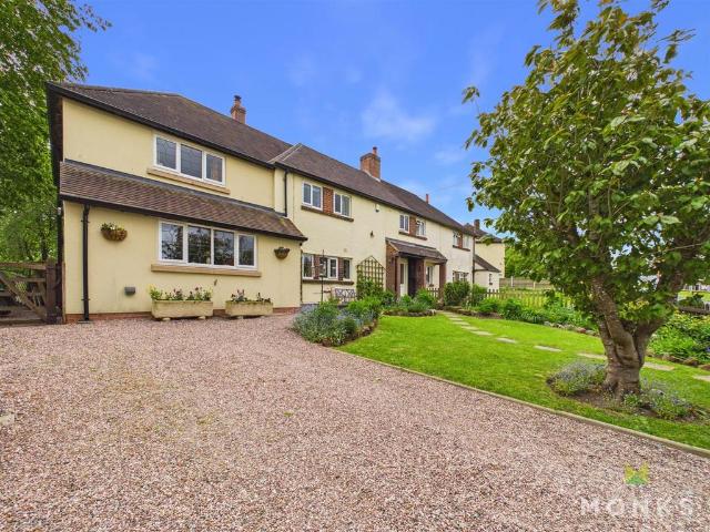 4 bedroom semi detached house for sale