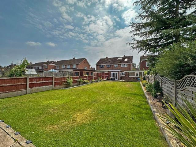 4 bedroom semi detached house for sale