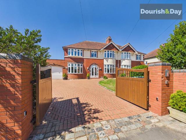 4 bedroom semi detached house for sale